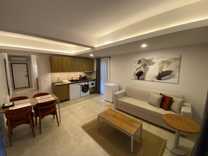Spacious Suite · Sea & İSkele Square, 2 Min Walk - Urla