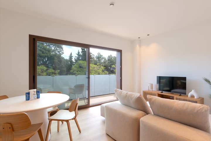 Can Milà / Signature Ap., City View, Dbl Bed (219) - Sitges