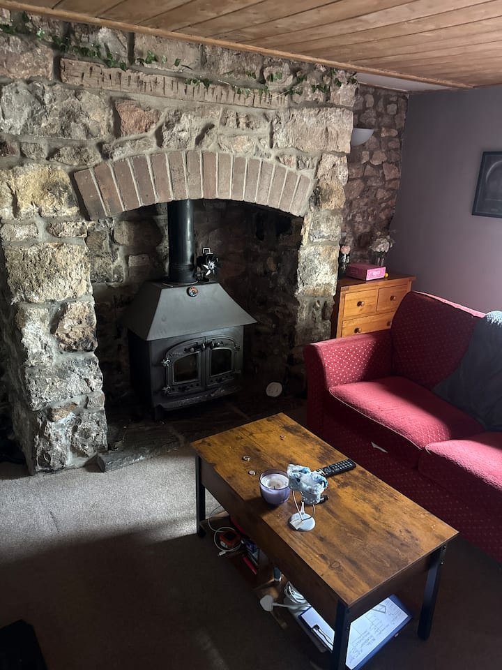 Room In Charming Cottage Next To Castle - Shared - Chepstow