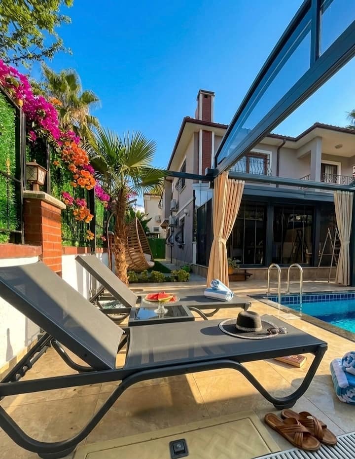 Sapanca'da Kış Bahçeli, Havuzlu Dubleks Villa - Sapanca