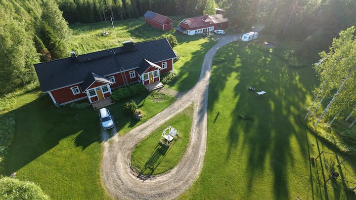Rauhallinen Maaseutukeidas Omalla Pihapiirillä - Valkeakoski