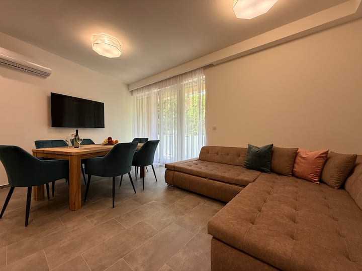 Stylish 2br With Balcony In The Heart Of Debrecen - Debrecen