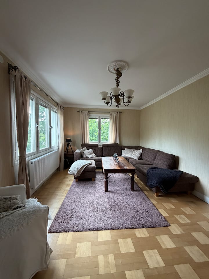 Stor Villa I Segeltorp - Stockholm