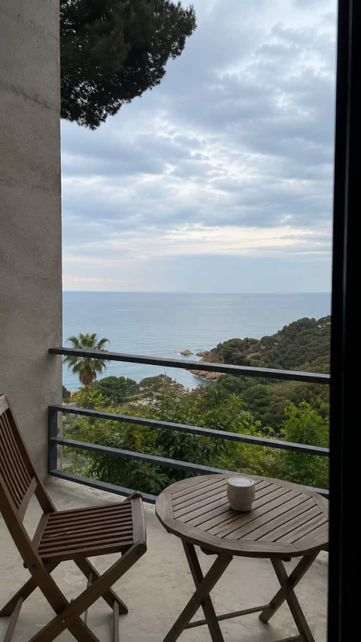 Elegant Sea View Suite / 2br / Sea Views + Terrace - Blanes