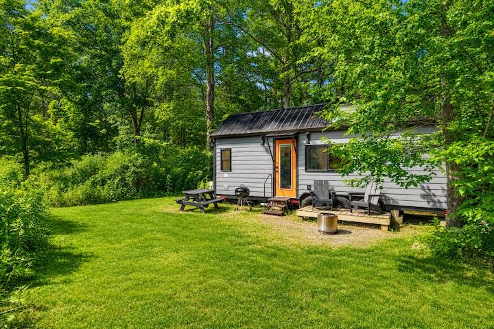 Foxglove · Tiny Cabin · 15 Min Stratton + Mt Snow - Jamaica, VT