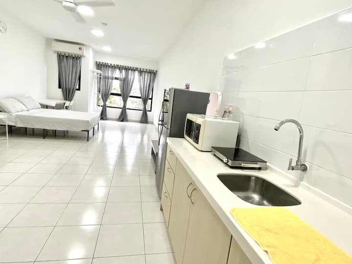 Tropical Zen @ Tiara Imperio (Netflix & Wifi) - Semenyih