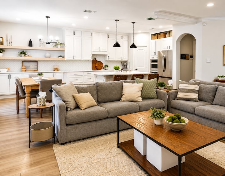 Spacious Retreat • Minutes To Dfw Airport! - Grapevine, TX
