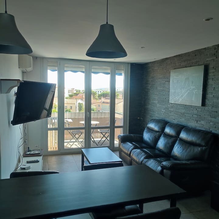 40m² Climatisé · 10 Min Plages Fréjus · Parking · - Fréjus