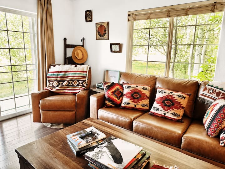 Rustic Riverfront Escape | Beaver Creek & Vail - Edwards, CO