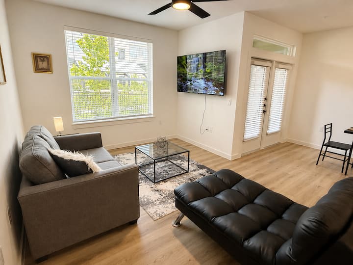 Relax In Katy Family & Pet Friendly Apartment - Katy, TX