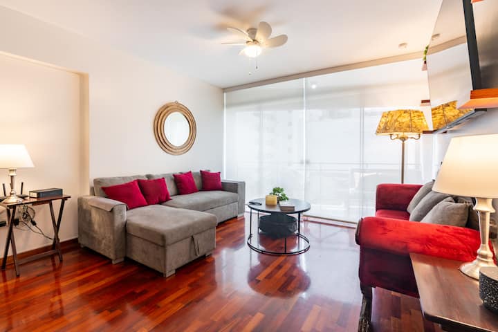 Amplio Departamento Miraflores, Cerca A Larcomar - Lima