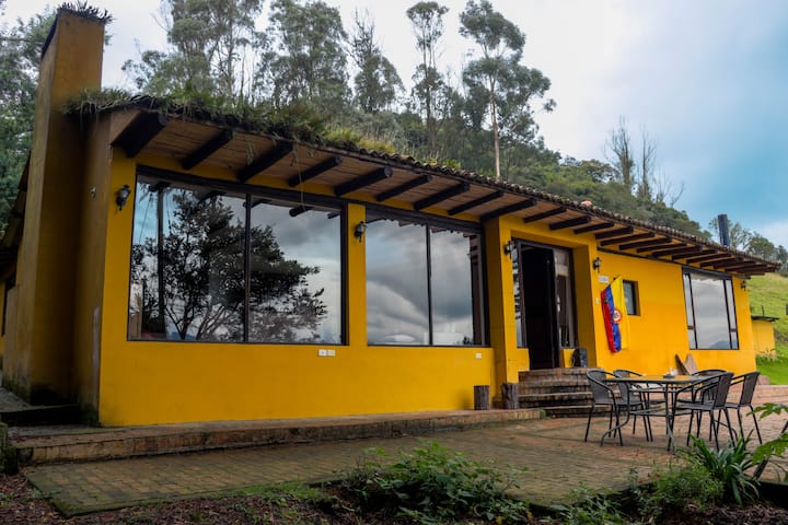 Casa Quinta El Cedro - La Calera