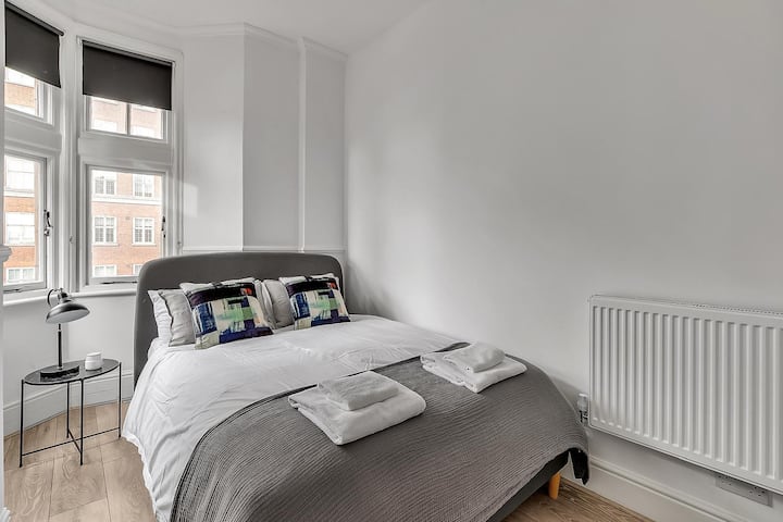 The Kensington Apartment Two - London
