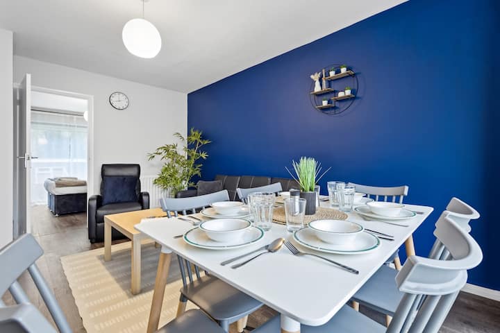 4 Bed House Near Gatwick And Crawley - Crawley