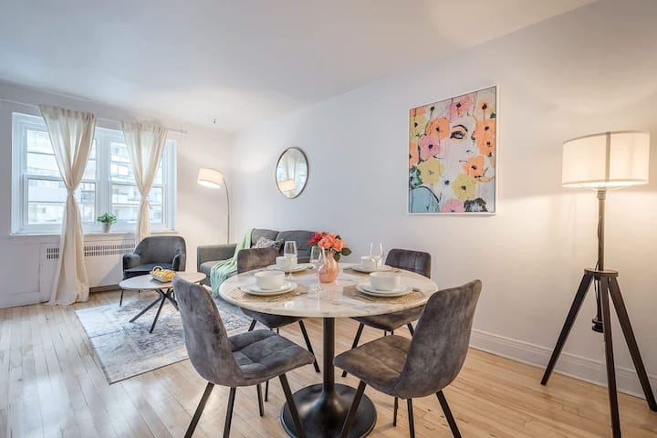 Cozy 3br In Downtown | Free Parking | A/c - Montréal