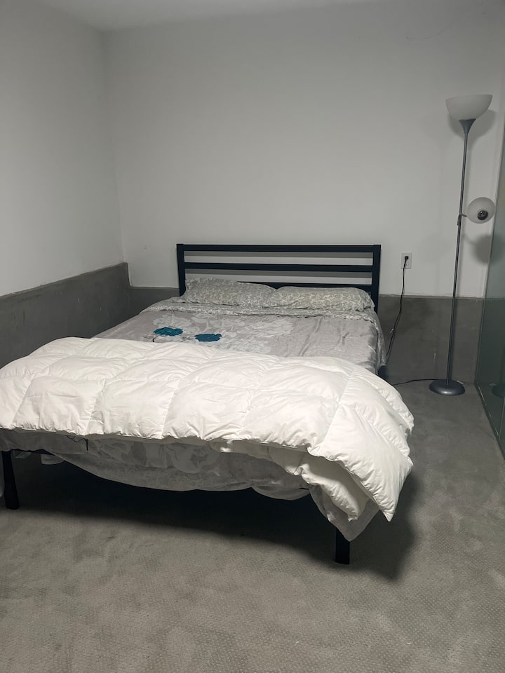 Large 4 Bedroom Loft. Single Room Available - San Francisco, CA