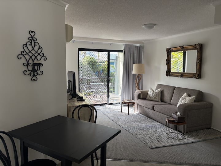Stylish 1 Bedroom Ground Level Unit In Noosaville - Noosaville