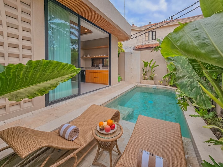 Luxury 1br Pool Villa With Beach Access - Sanur