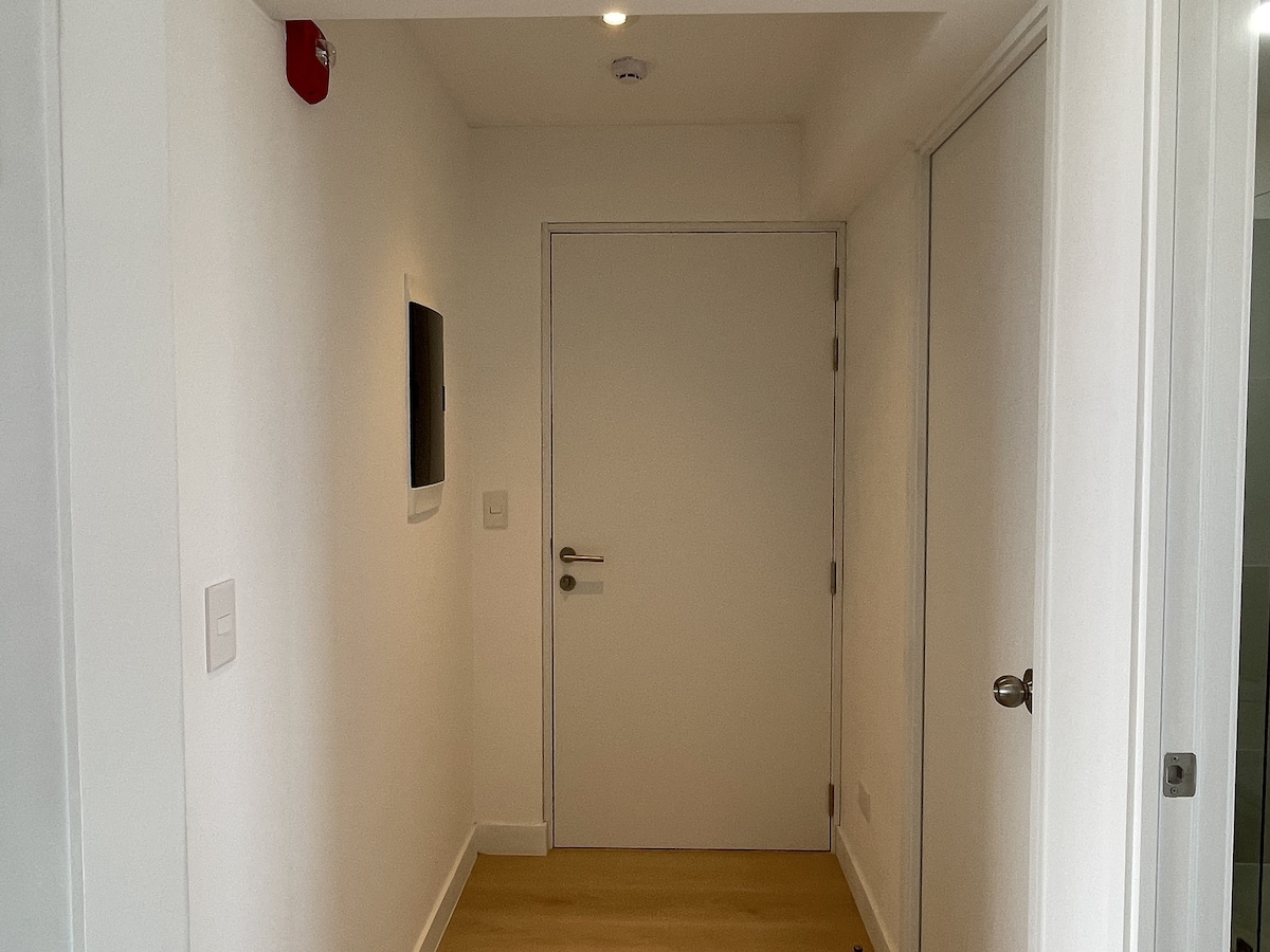 Modern apartment with a balcony and a view of Parque Castilla ...