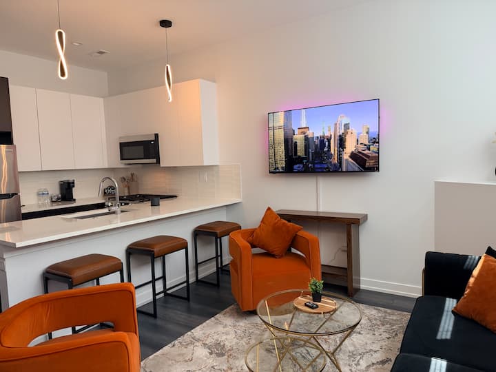Modern 2br Extended Stay Near Uchicago & Hyde Park - Chicago, IL