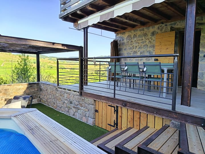 Maison Avec Cachet Et Modernisme En Pleine Nature - Rhône