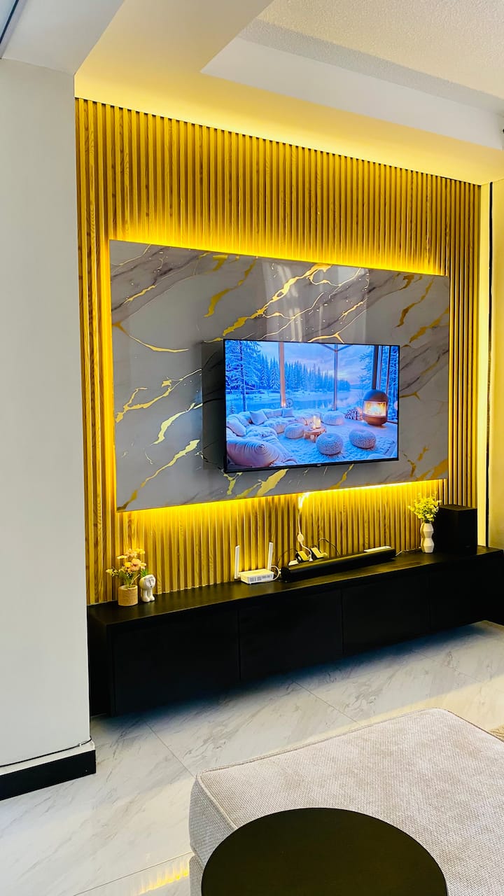 Stylish & Cozy 1br Stay | Ac & Prime Location - Uganda