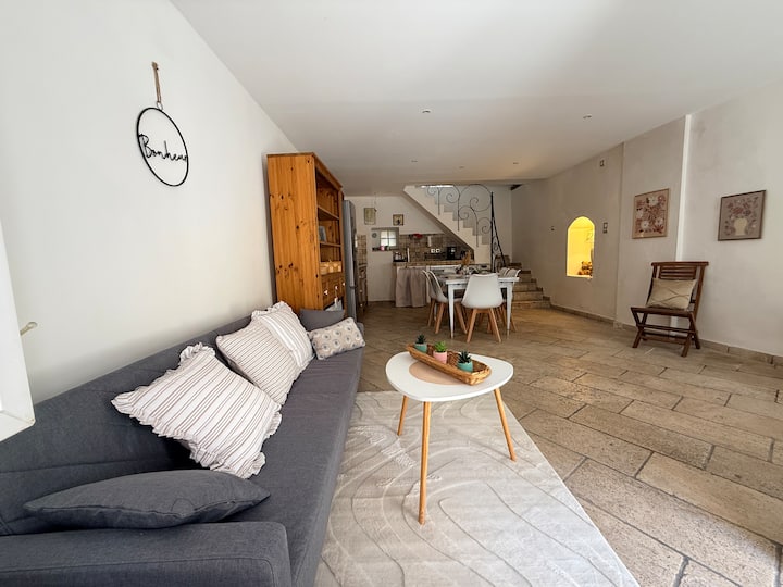 Apparemment Cosy Au Cœur De La Provence - Vaucluse