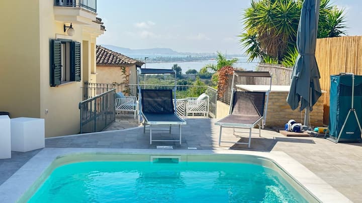 Villa Con Piscina Poetto Margine Rosso - Cagliari