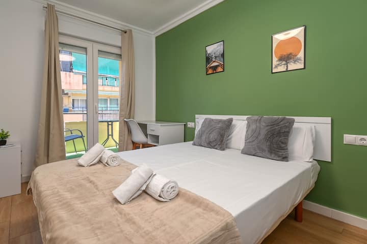 Renovated 4-bedroom Apartment With Balcony - Alicante
