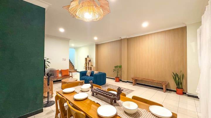 Stylish 6br Stay Near Prawirotaman & Malioboro - Yogyakarta