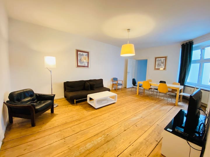 Spacious 2br Apartment In Berlin-mitte 3/4 - Berlin