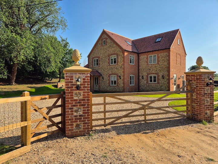 Rose Mansion In Norfolk Coast - Main House - Fakenham