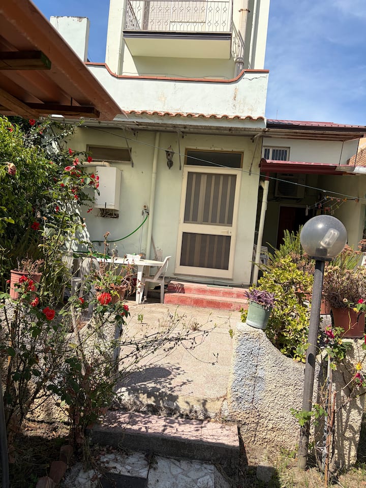 Casa Vacanza Con Giardino A 4 Km Dal Mare - Falcone