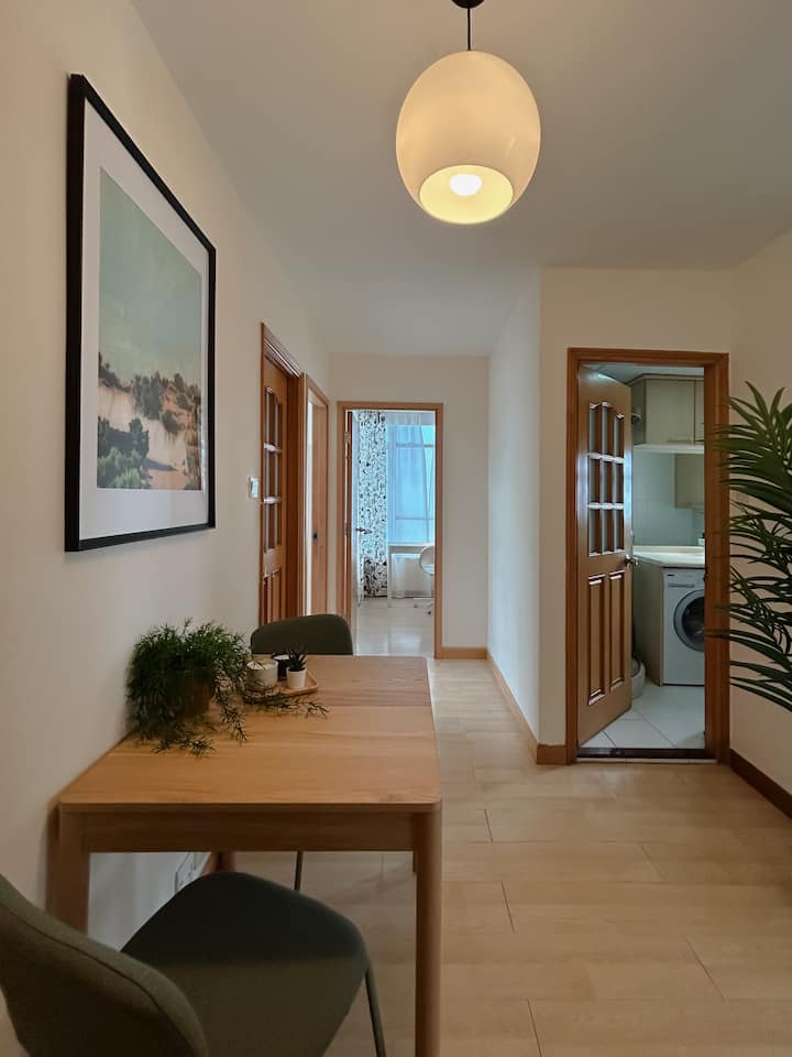 High-floor 3br In Wan Chai | City Views - Hong Kong