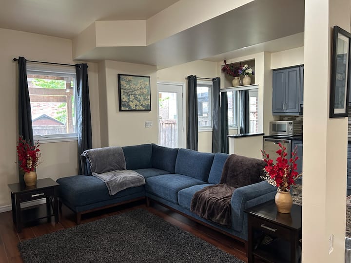 Home In Bradford - Bradford, ON, Canada