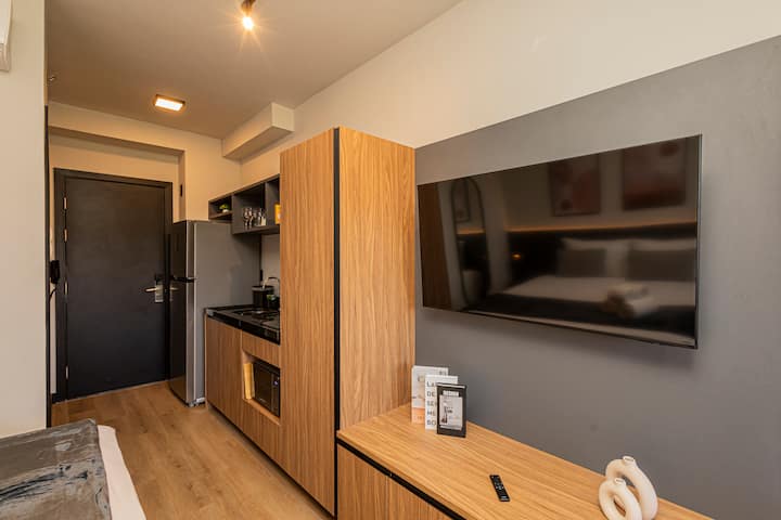 Sky_1603r - Conforto Com Cama Queen E Coworking - Barueri