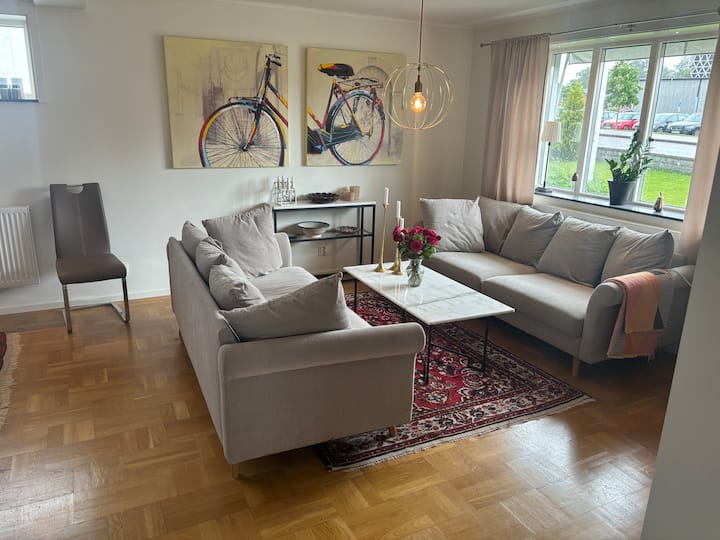 Fin Villa Med Trädgård I Lugna Brämhult - Borås