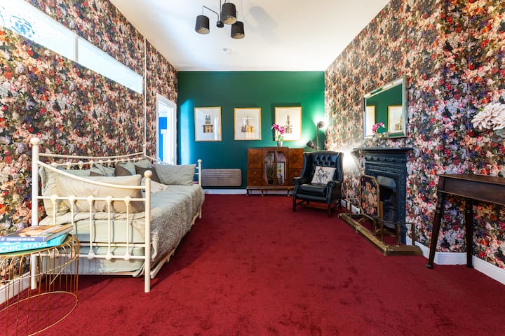Top Floor Apartment Standard - Belfast
