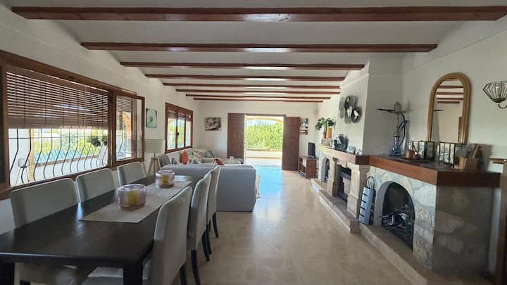 Casa Familiar Con Piscina Compartida - Jávea