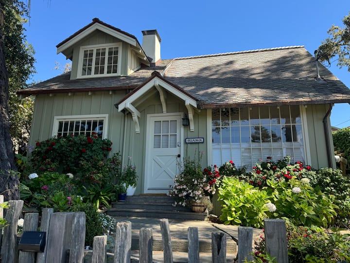 Adorable 2-bedroom Cottage In Carmel-by-the-sea - Big Sur, CA