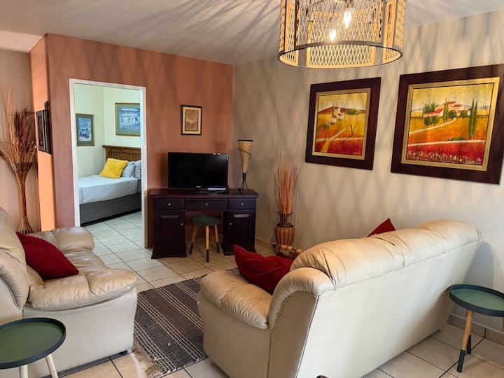Cosy 3 Bedroom Apartment With Balcony-45 Glentui - Pretoria