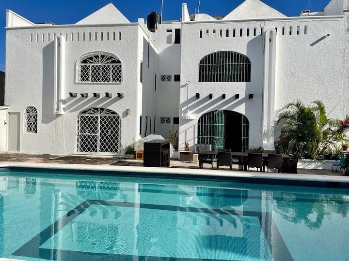 Villa C/ Alberca De 6 A 10 Personas - Cancún