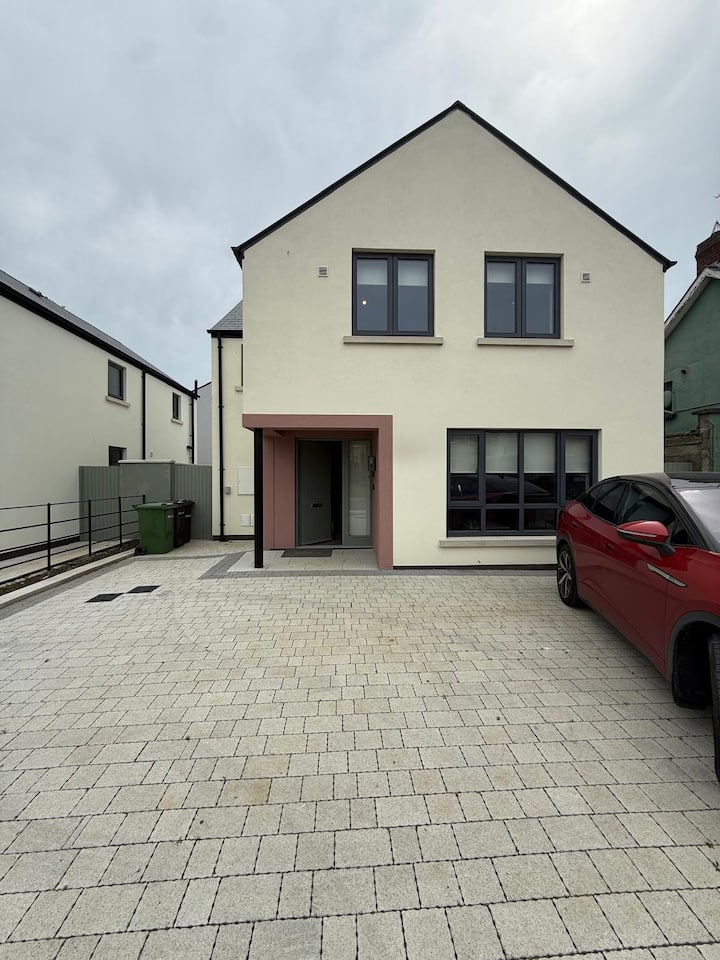 Cas Lusk 4br 7bed - Skerries