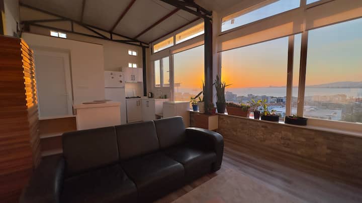 3-story House With Panoramic Sea-view In Kemeraltı - Izmir