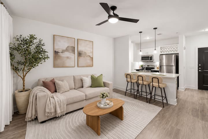 Modern Apartment | Pool, Gym & Balcony - Frisco, TX