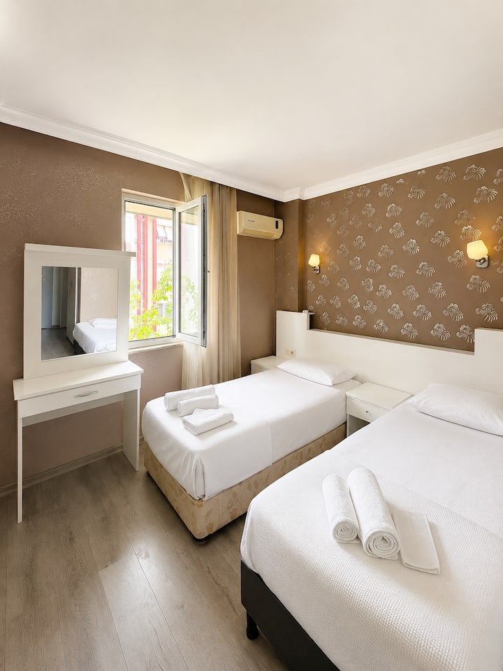 Standard Twin Room - Kundu