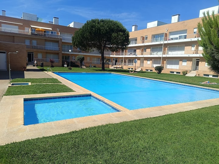 Apartamento T 2 Condomínio Fechado Piscina J.praia - Antas
