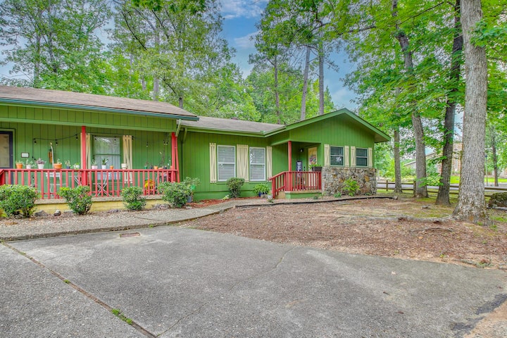 Golf & Lake Gateway: Hot Springs Village Retreat - Hot Springs Village, AR