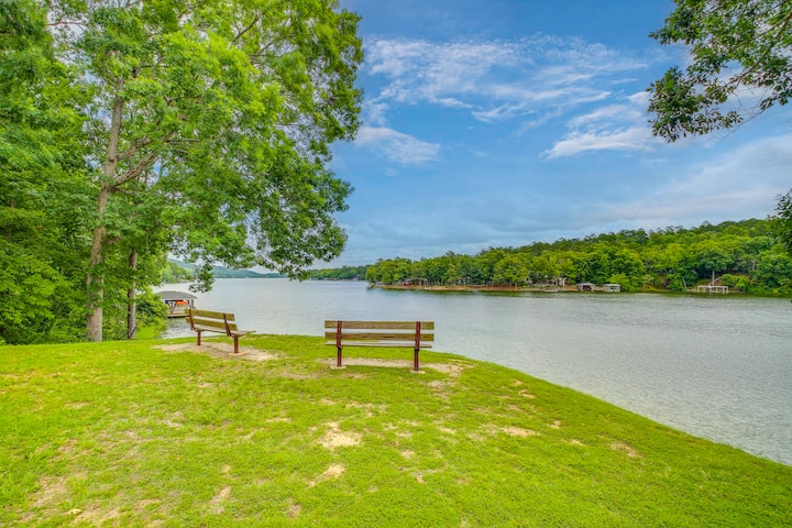 Golf & Lake Gateway: Hot Springs Village Retreat - Hot Springs Village, AR