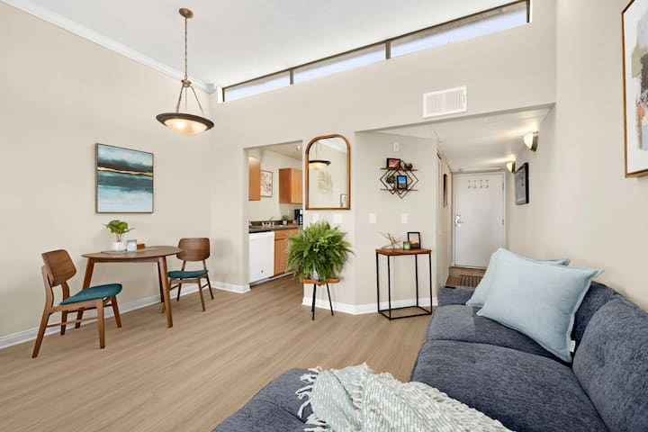 Cozy Hollywood Studio - Dtla Views - Free Parking - Los Angeles, CA